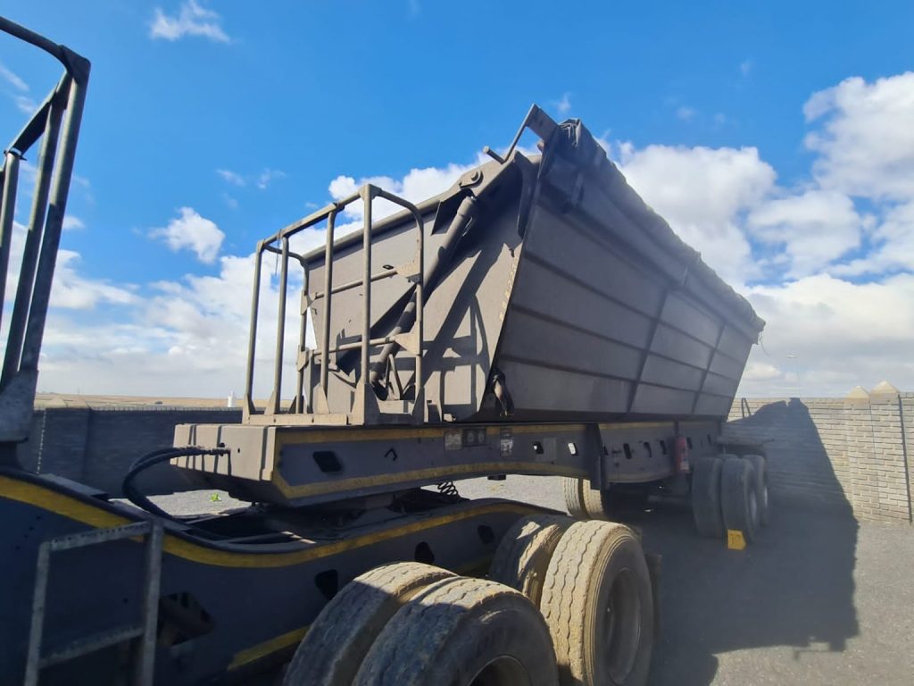 2021 PRBB Side Tipper Trailer – Professor Trucks