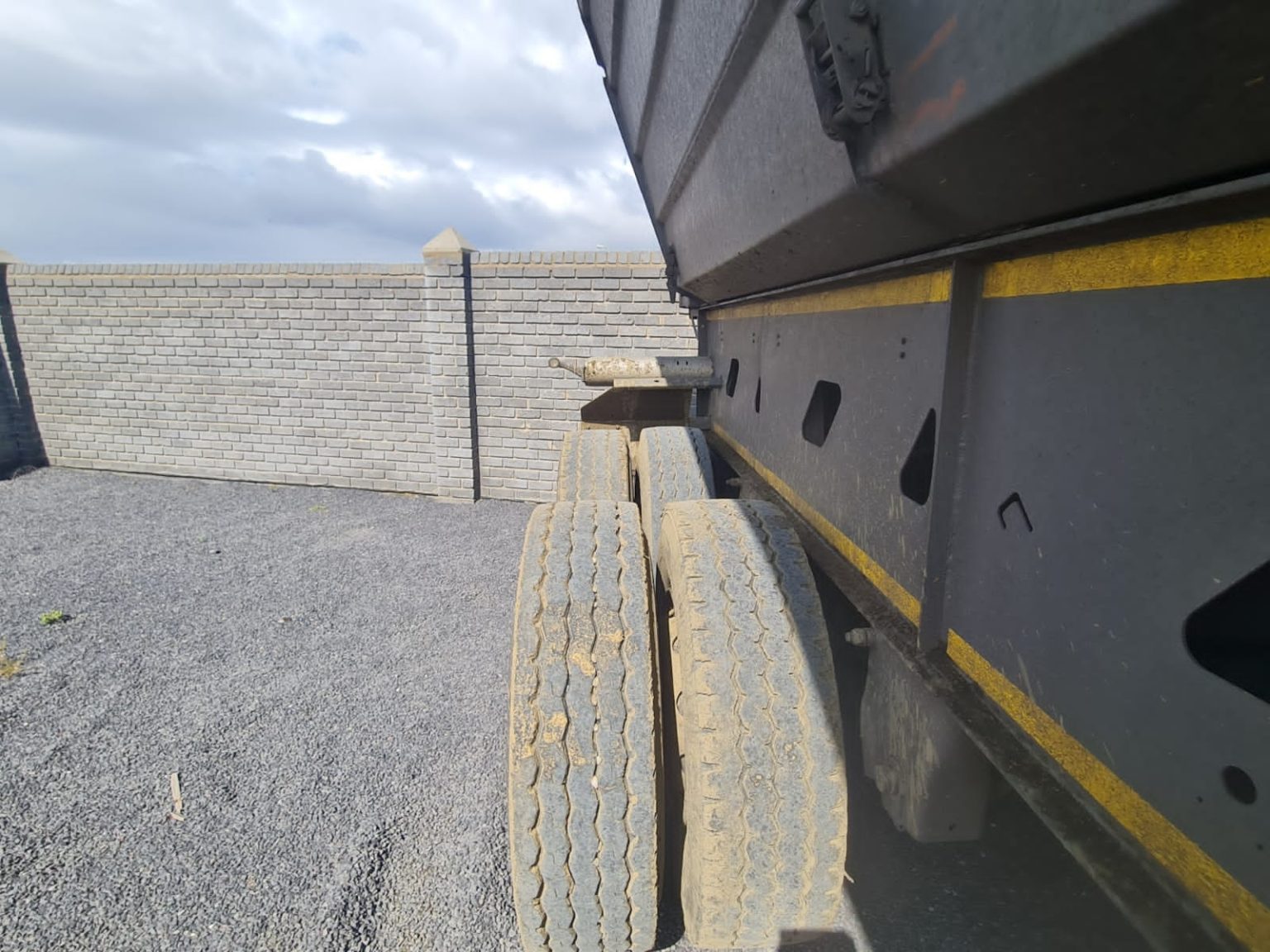 2021 PRBB Side Tipper Trailer – Professor Trucks